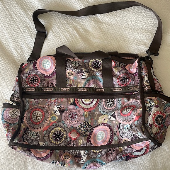 Lesportsac | Bags | Lesportsac Weekender Duffle | Poshmark